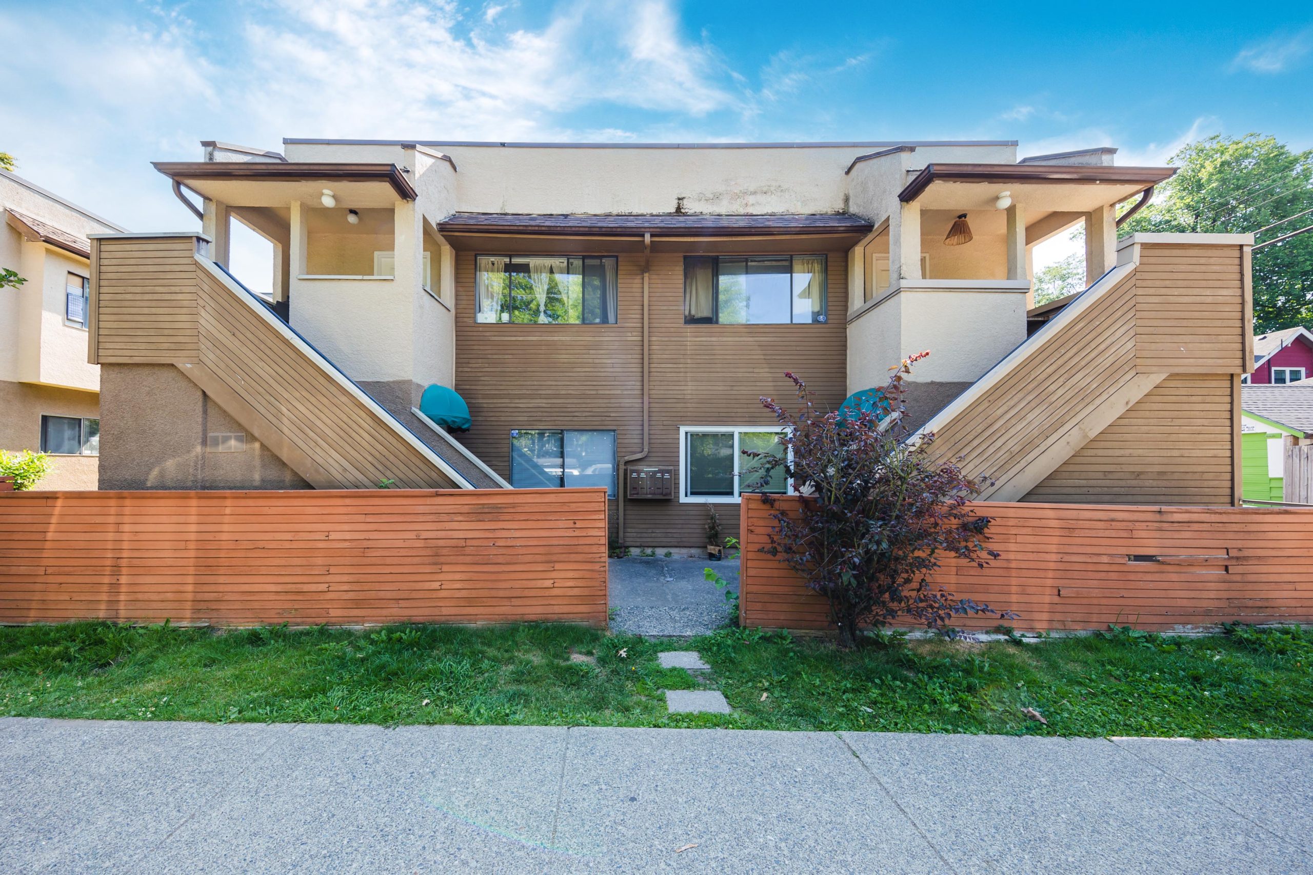 3208 – 3230 Willow Street - Goodman Commercial Inc.